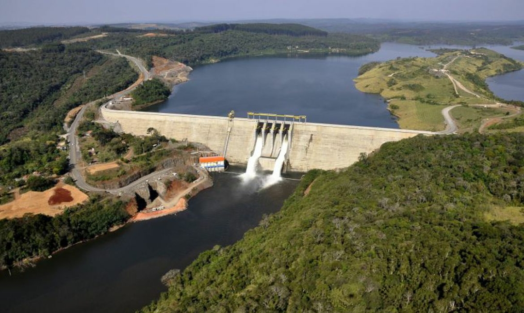 Sem água, hidrelétrica de Belo Monte opera com meia turbina